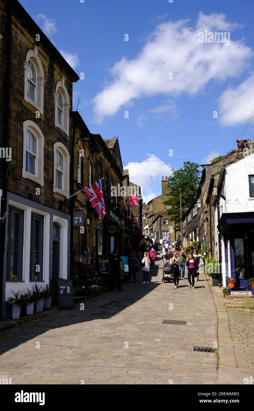 Haworth, Main Street, Summer sunshine, Bronte Country, West Yorkshire ...