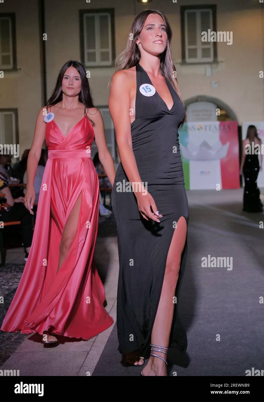 Bikini contest hi-res stock photography and images - Alamy