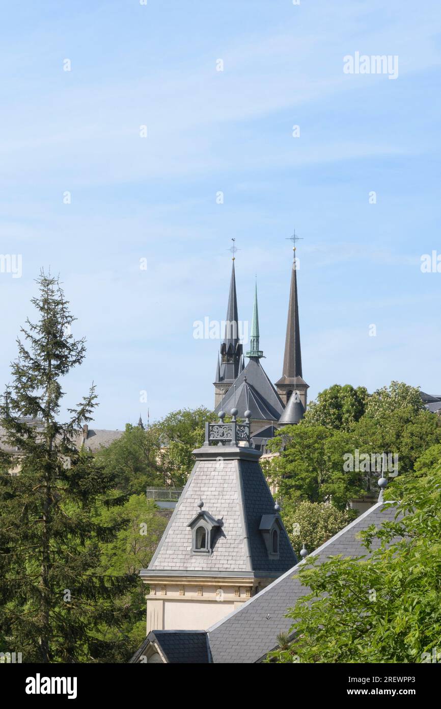 Fragmented urban landscape hi-res stock photography and images - Alamy