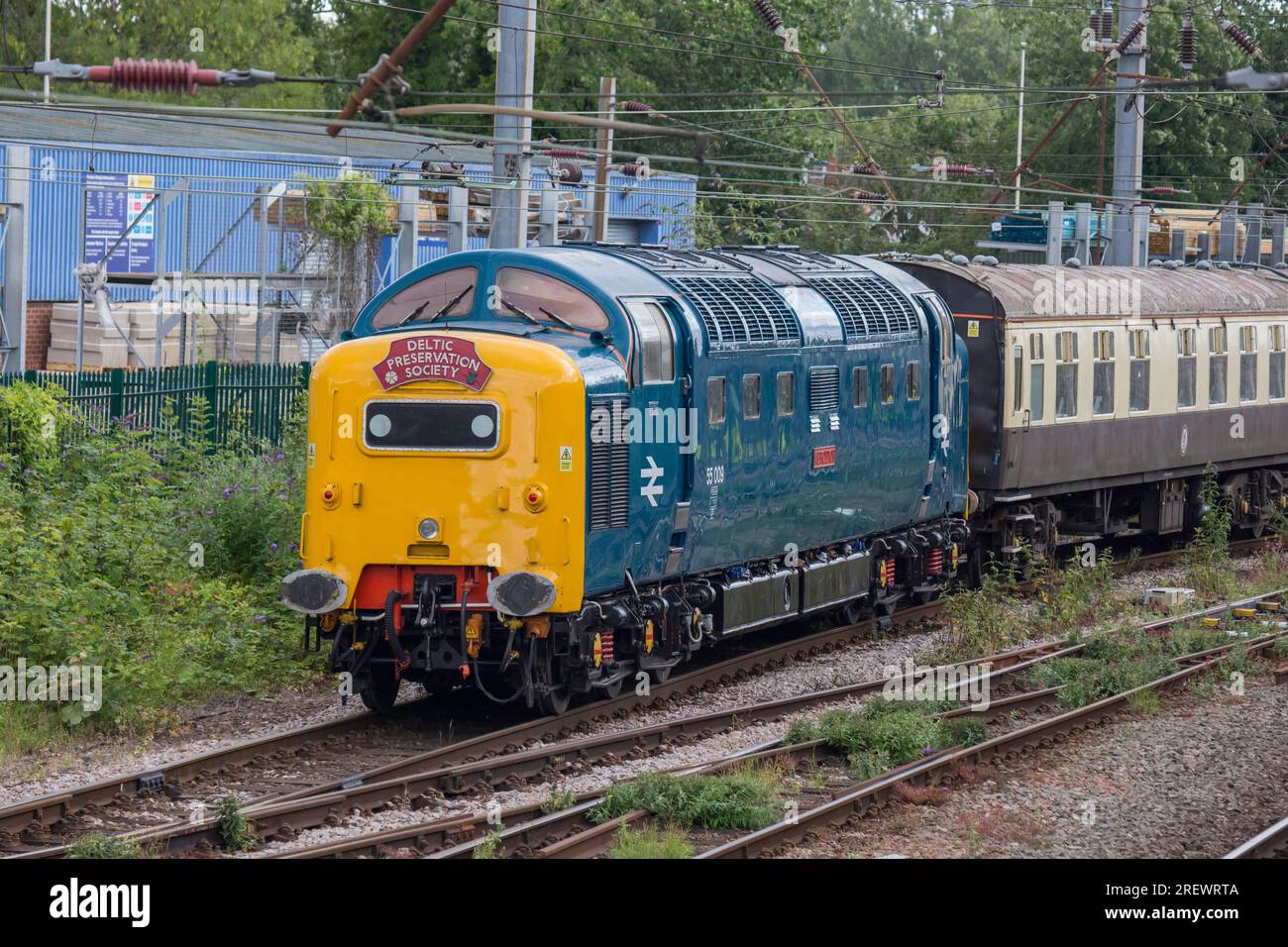 Deltic Preservation Society 55009 Alycidon at speed at Hornsey Station ...