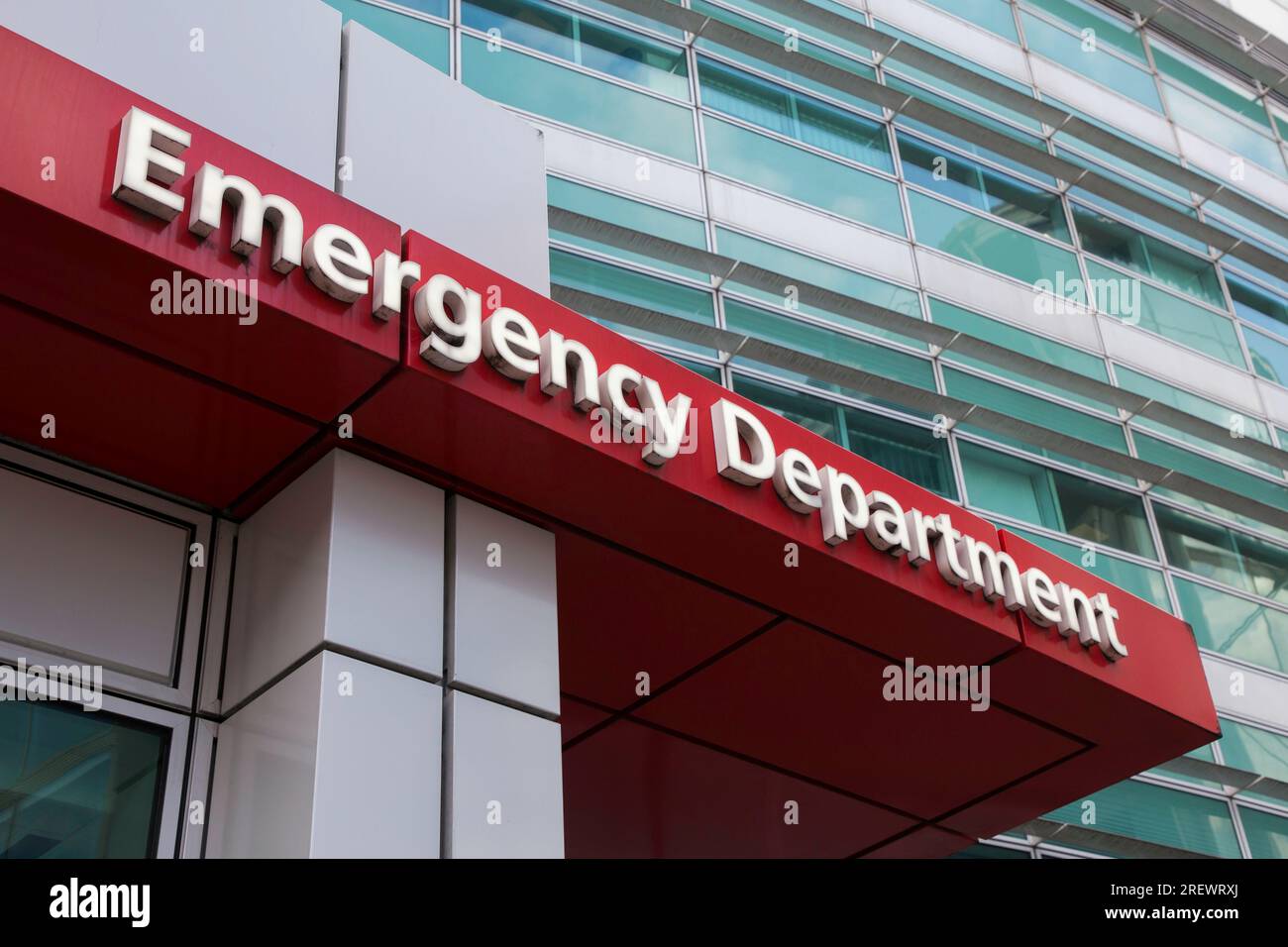University college london hospital a&e hi-res stock photography and ...