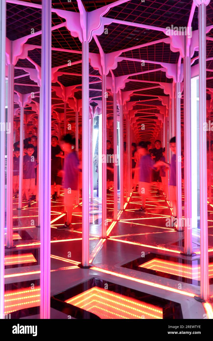 Children walk in maze hi-res stock photography and images - Alamy