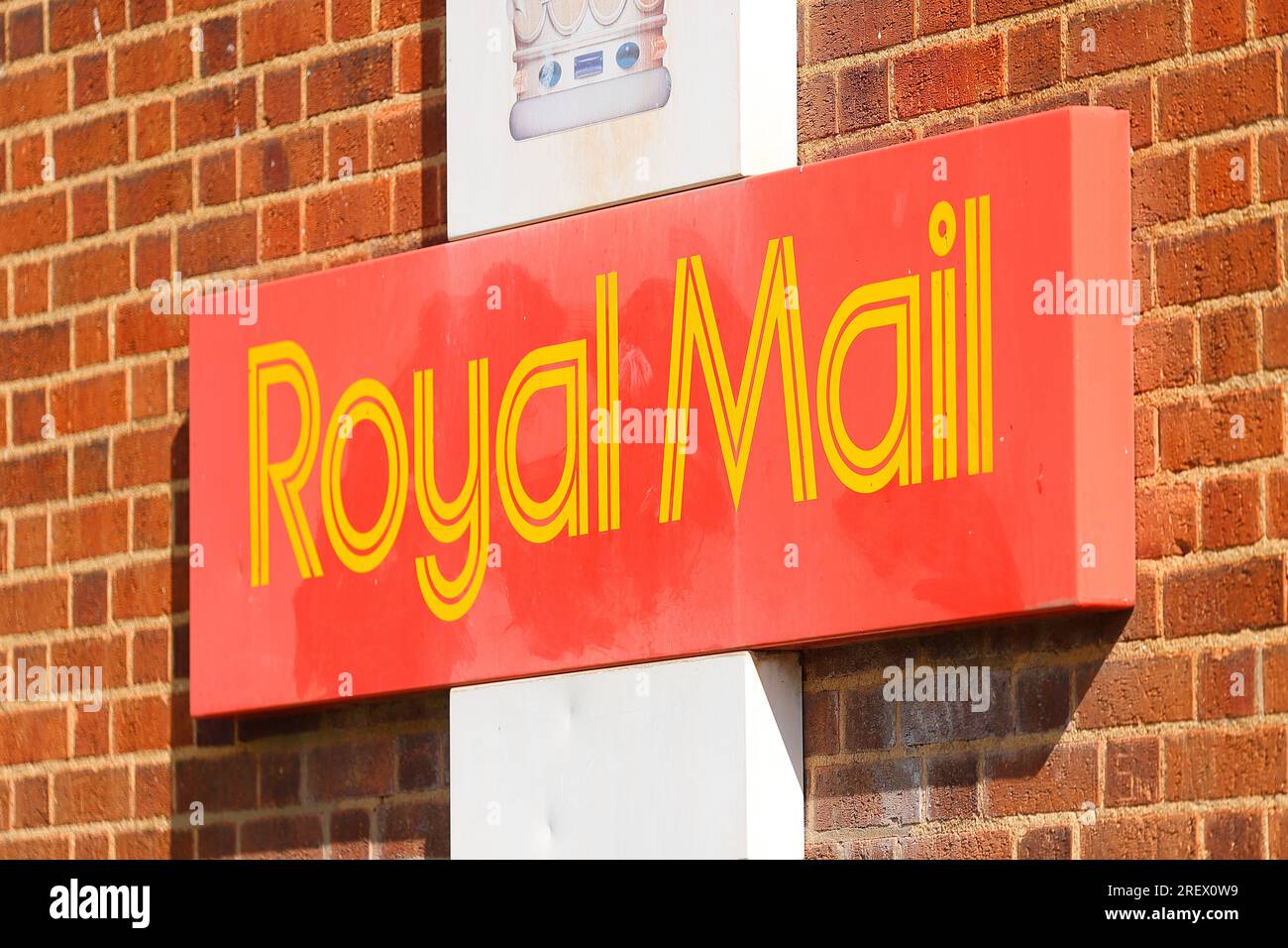 Royal mail logo hi-res stock photography and images - Alamy