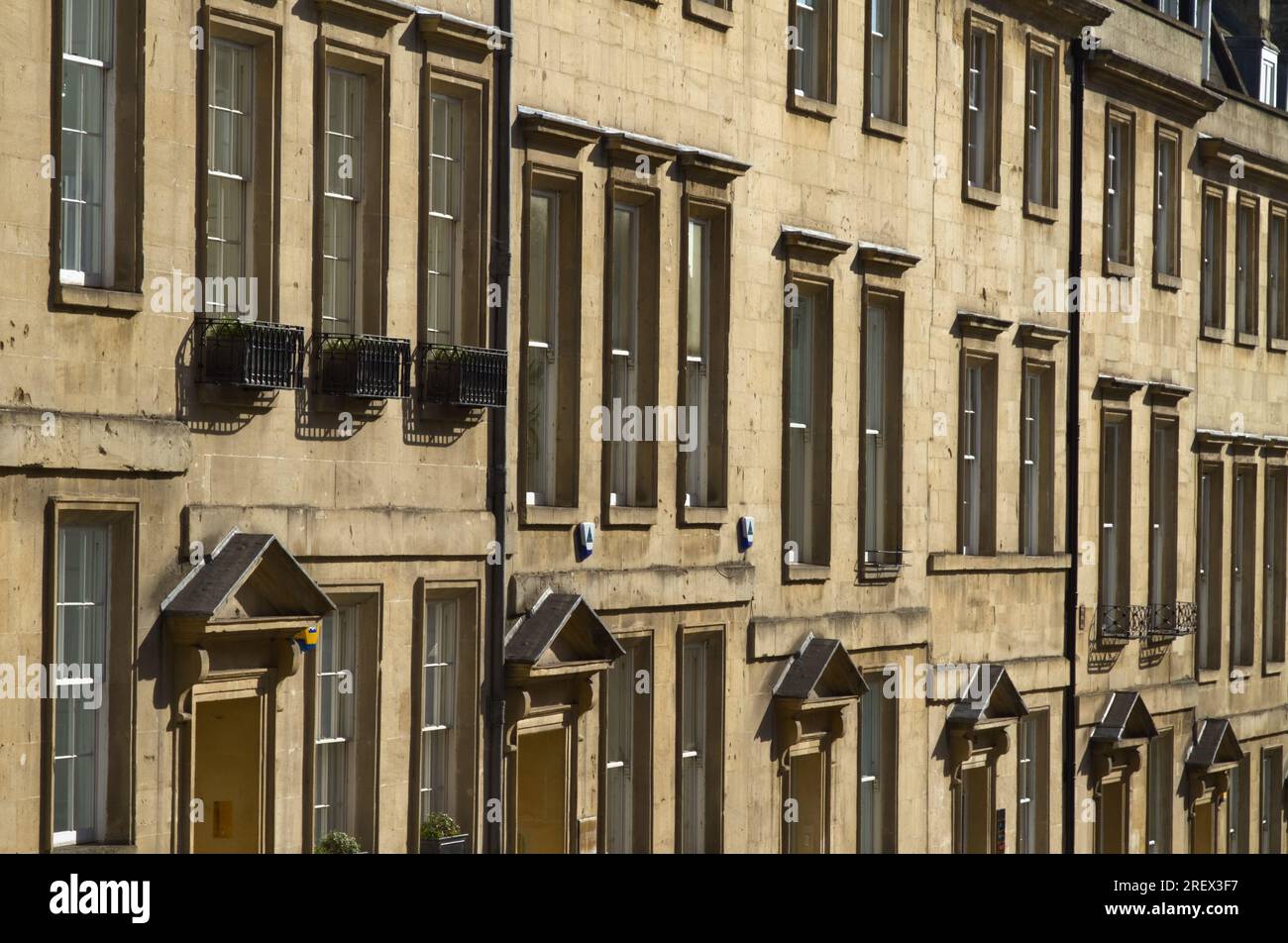 Street Of Terraced Houses In Bath Stone, Bath UK Stock Photo - Alamy