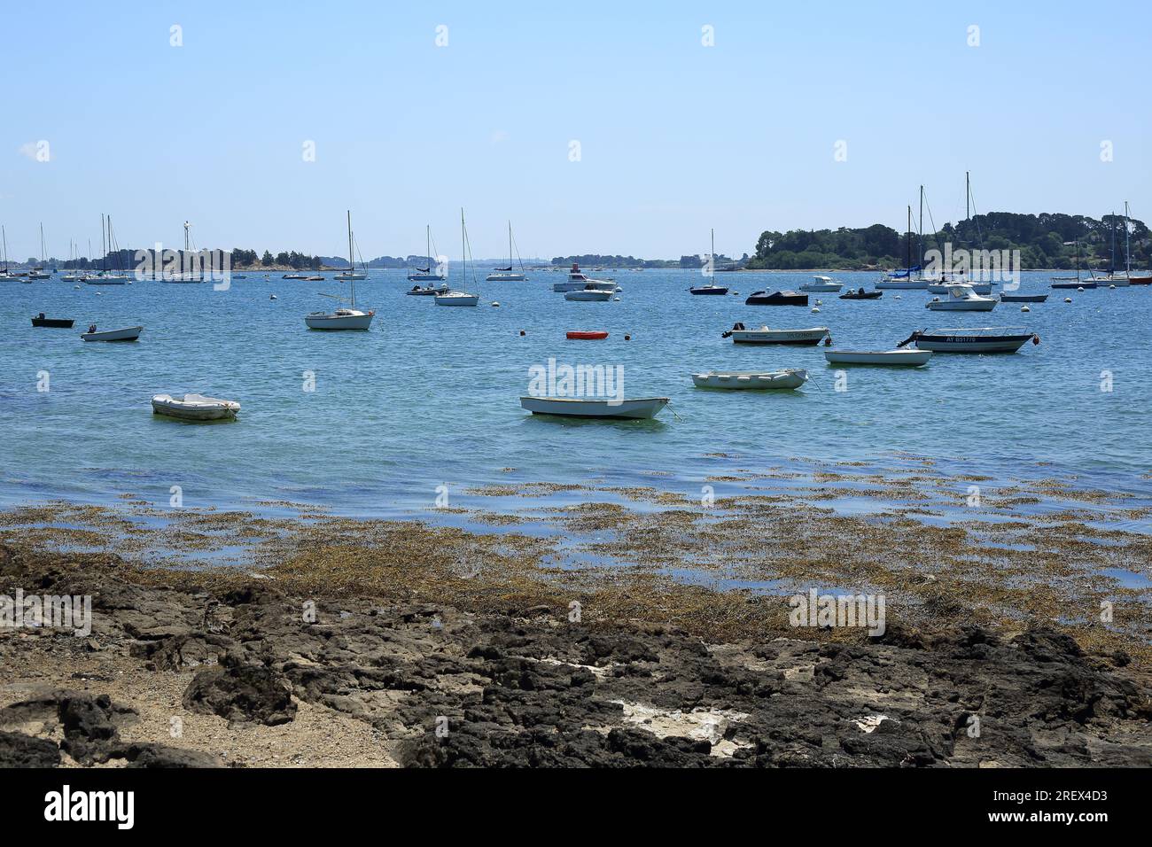 View from Sentier des Douaniers and GR34, Port de Pen er Men, Arradon ...