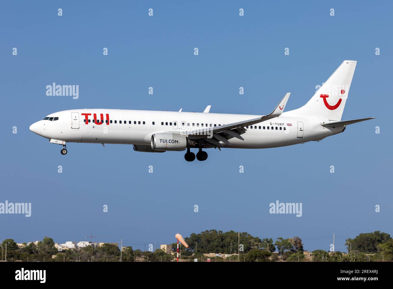 TUIfly Boeing 737-8AS (REG: G-TUKF) in all white colour scheme ...