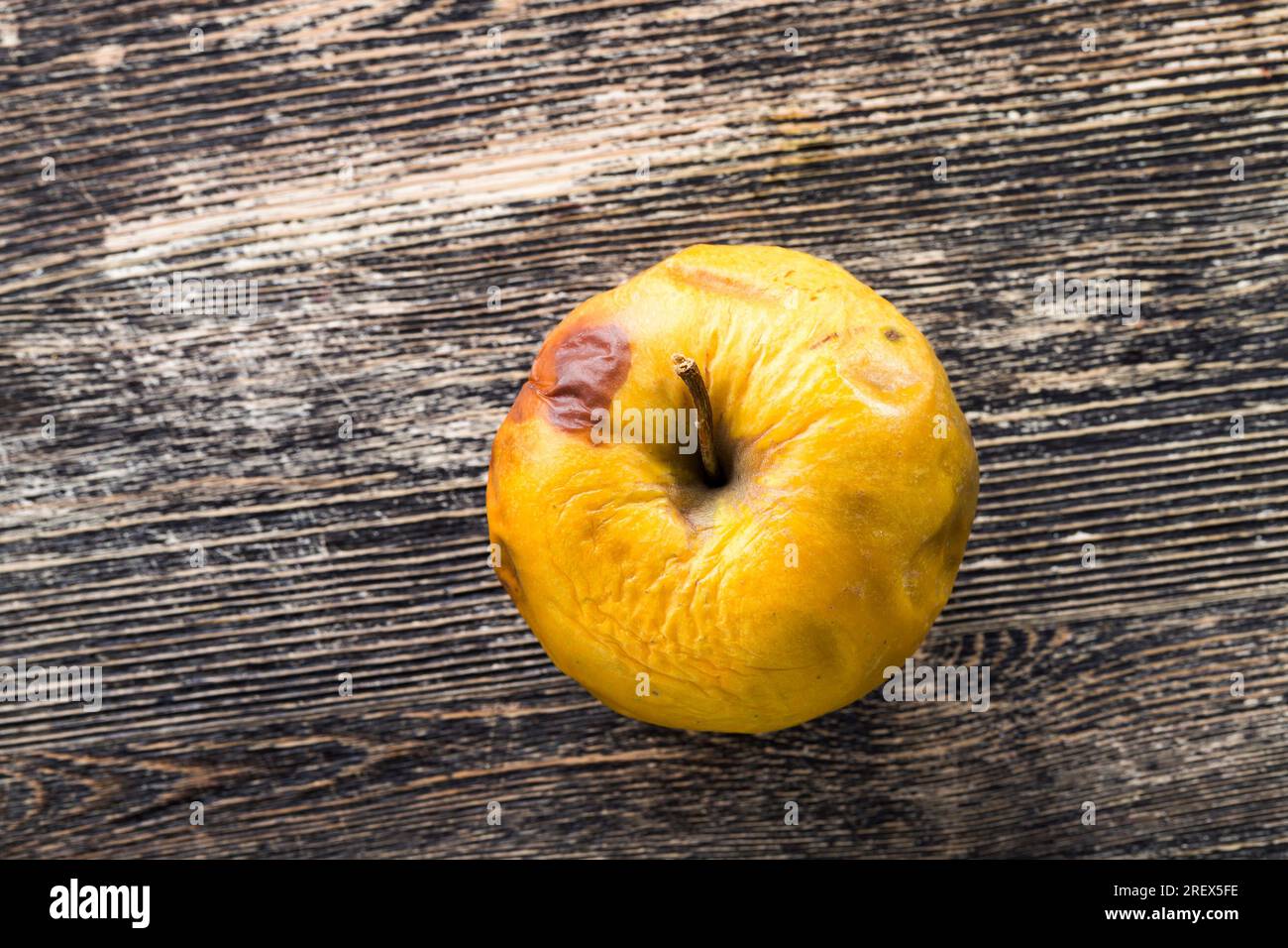 Rotting apple sequence hi-res stock photography and images - Alamy