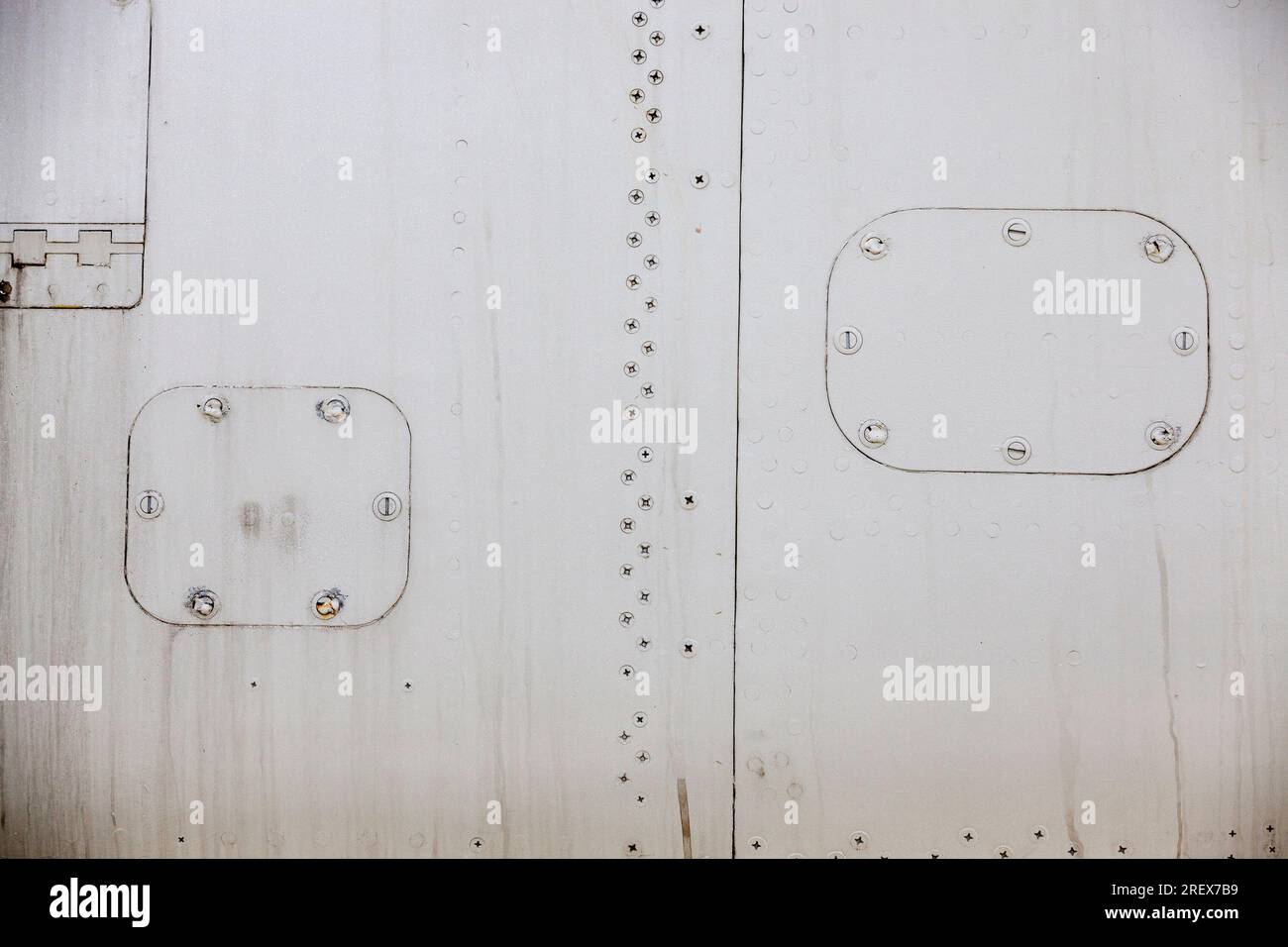 Old aircraft fuselage close up rivets hi-res stock photography and ...