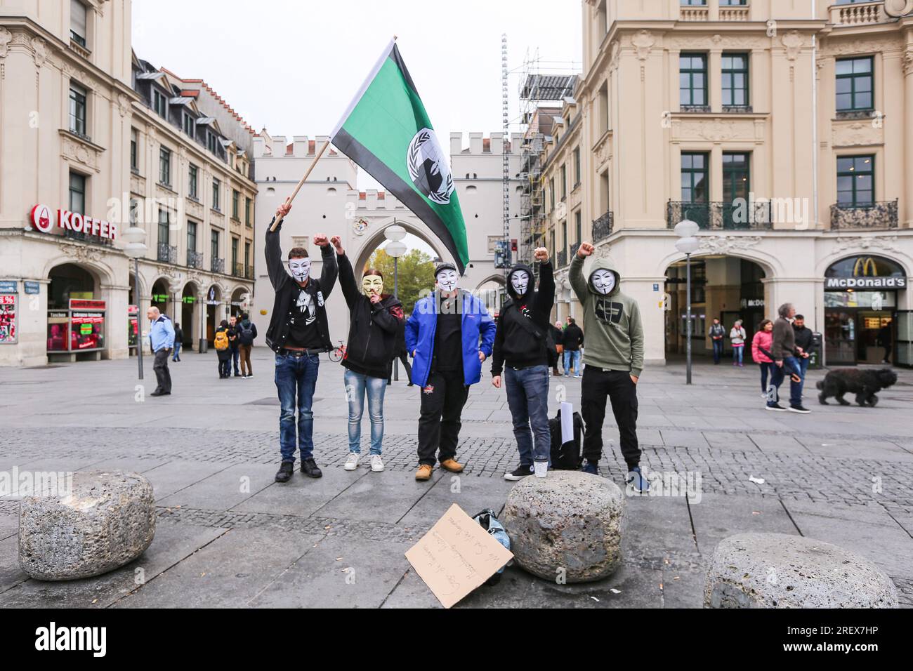 Hacker group hi-res stock photography and images - Alamy