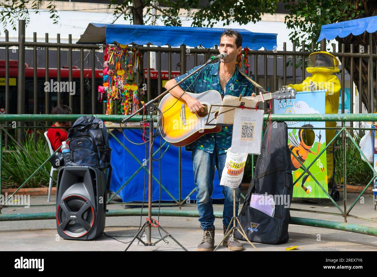 Guitar fair hi-res stock photography and images - Alamy