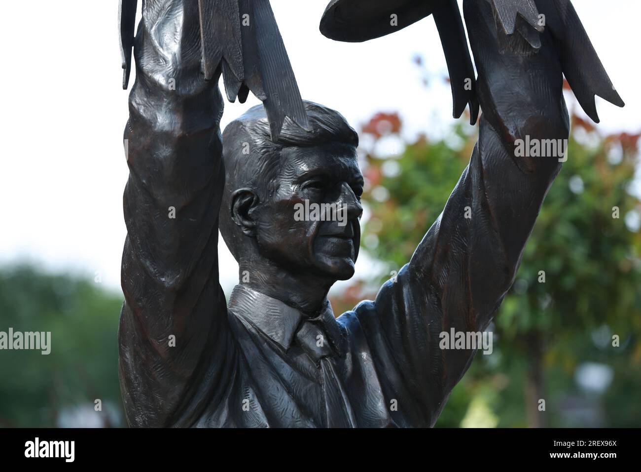 London, UK. 30 July 2023. Arsenal unveil Arsène Wenger statue outside ...