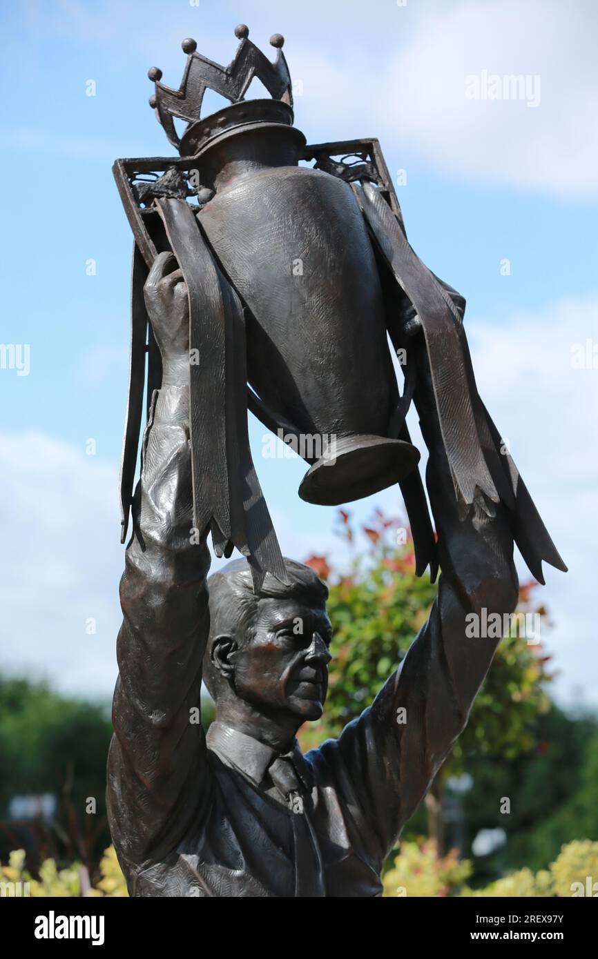 London, UK. 30 July 2023. Arsenal unveil Arsène Wenger statue outside ...