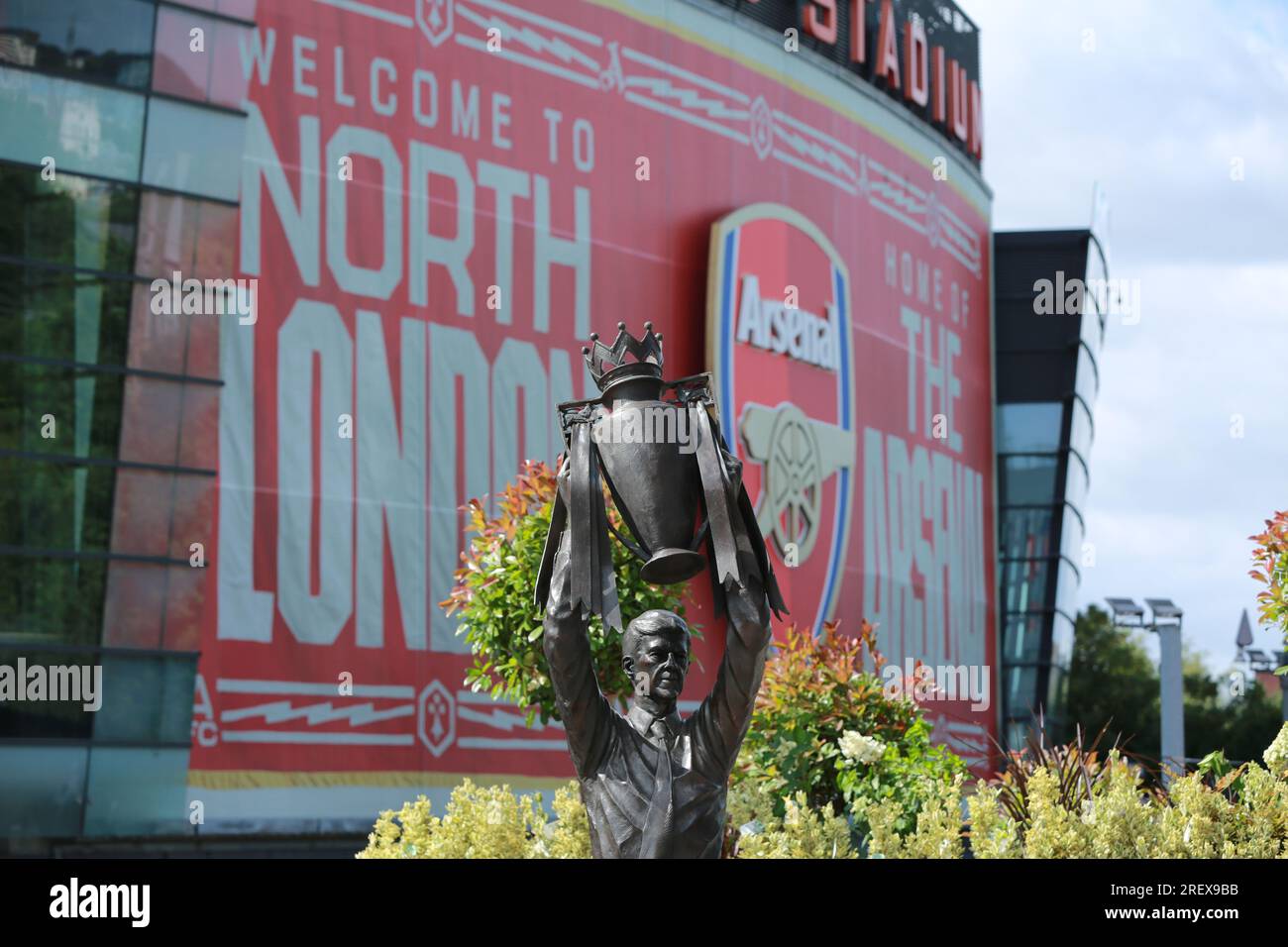 London, UK. 30 July 2023. Arsenal unveil Arsène Wenger statue outside ...