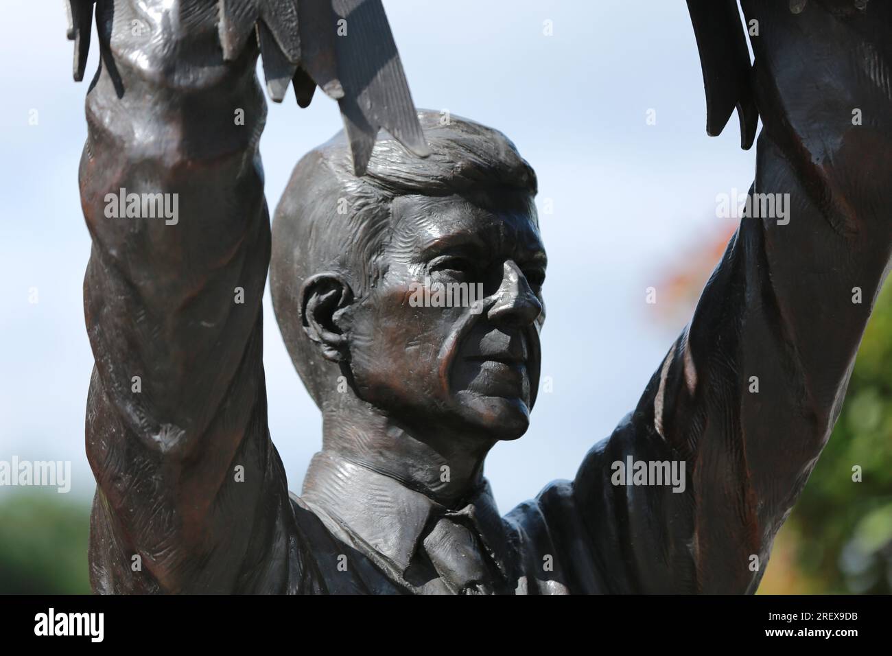 London, UK. 30 July 2023. Arsenal unveil Arsène Wenger statue outside ...