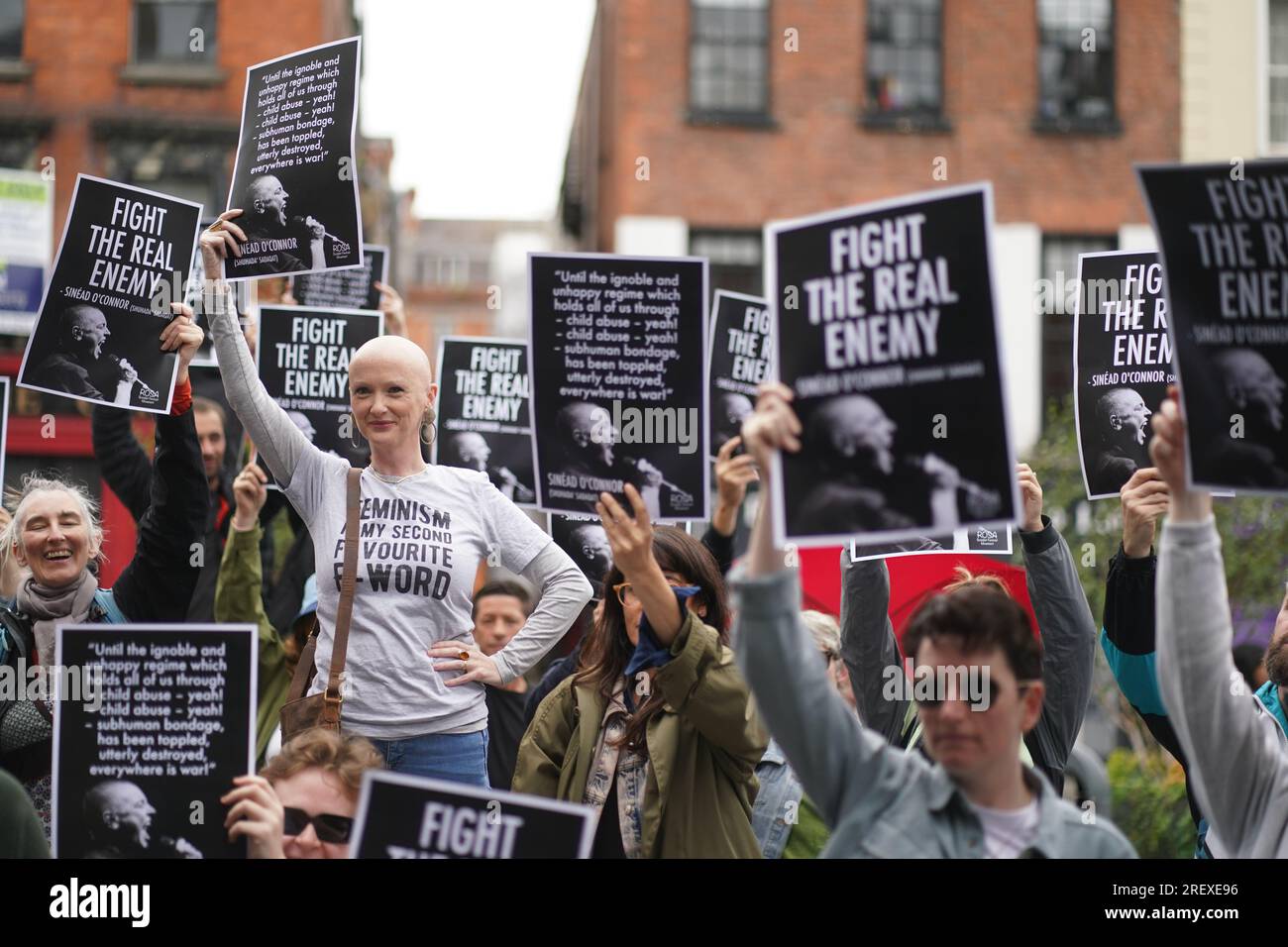 Karen Dempsey joins fans at Barnardo Square in Dublin's city centre to ...