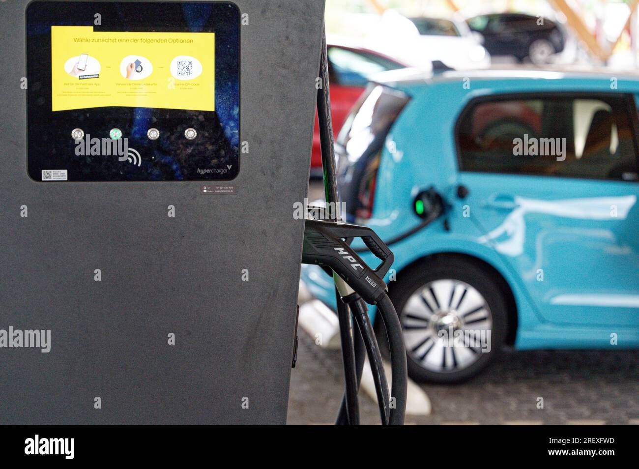 PRODUCTION - 30 July 2023, North Rhine-Westphalia, Cologne: Fast ...