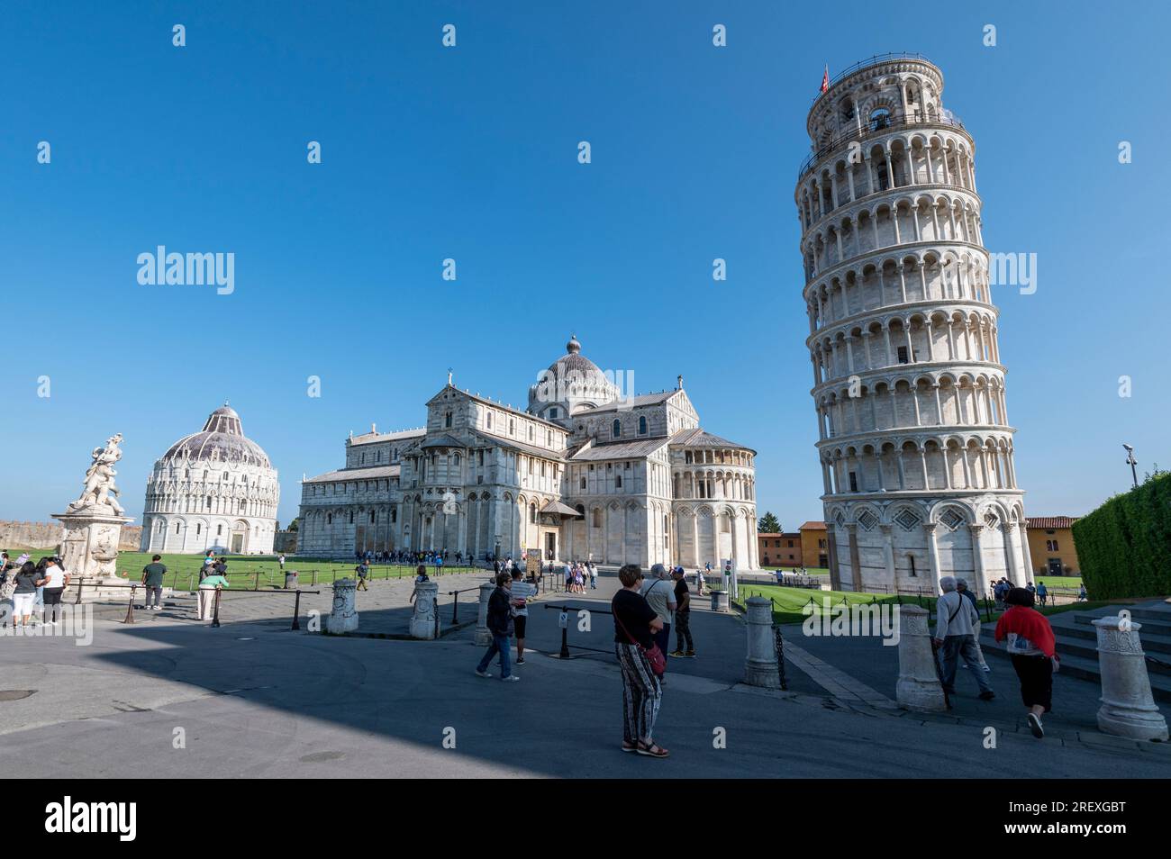 Landmark of the Leaning Tower, Cathedral and Baptistery on Piazza Del ...
