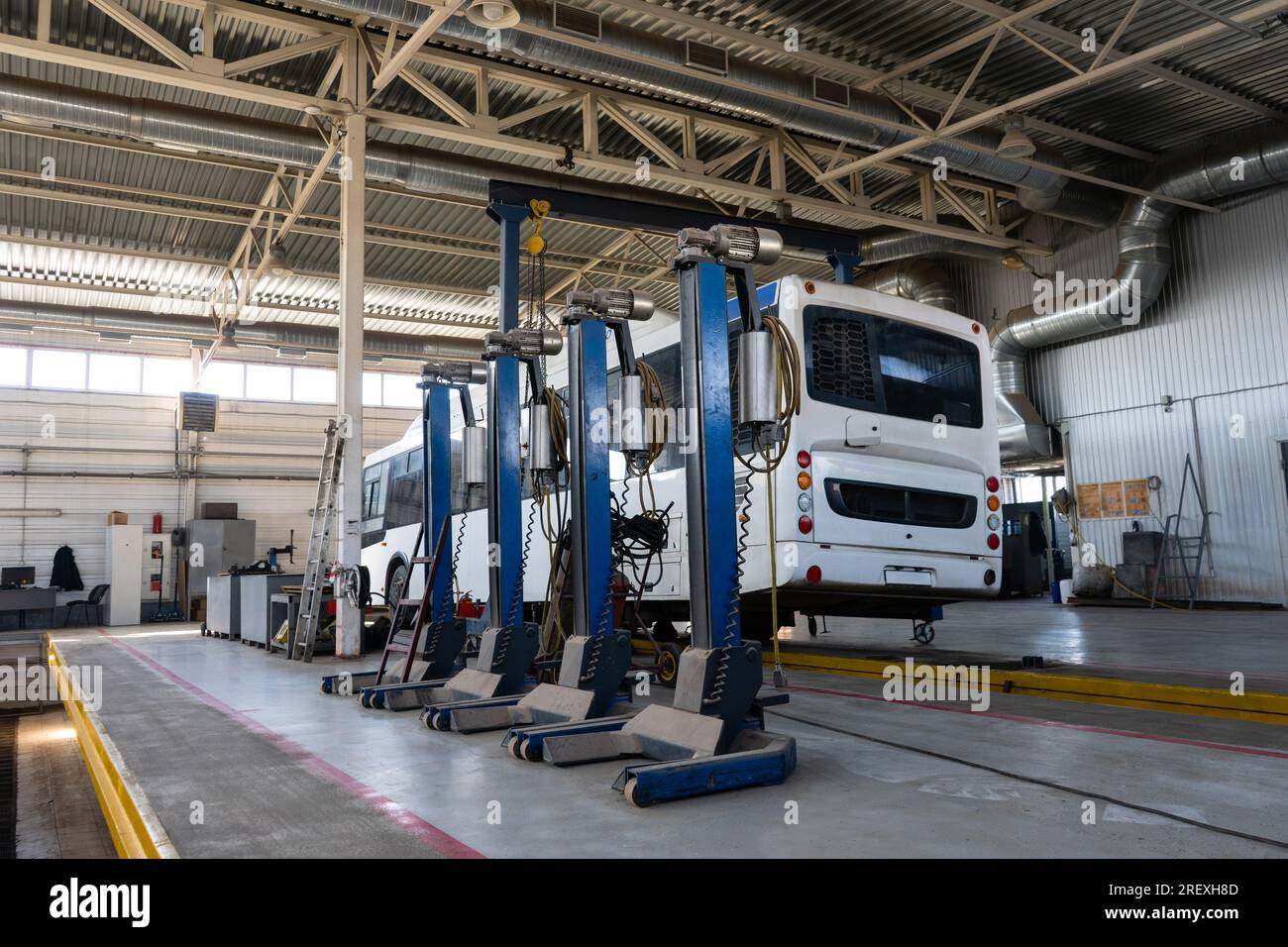 Car bus hi-res stock photography and images - Alamy