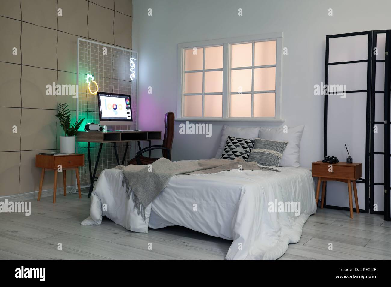 Teenager computer bedroom dark hi-res stock photography and images - Alamy