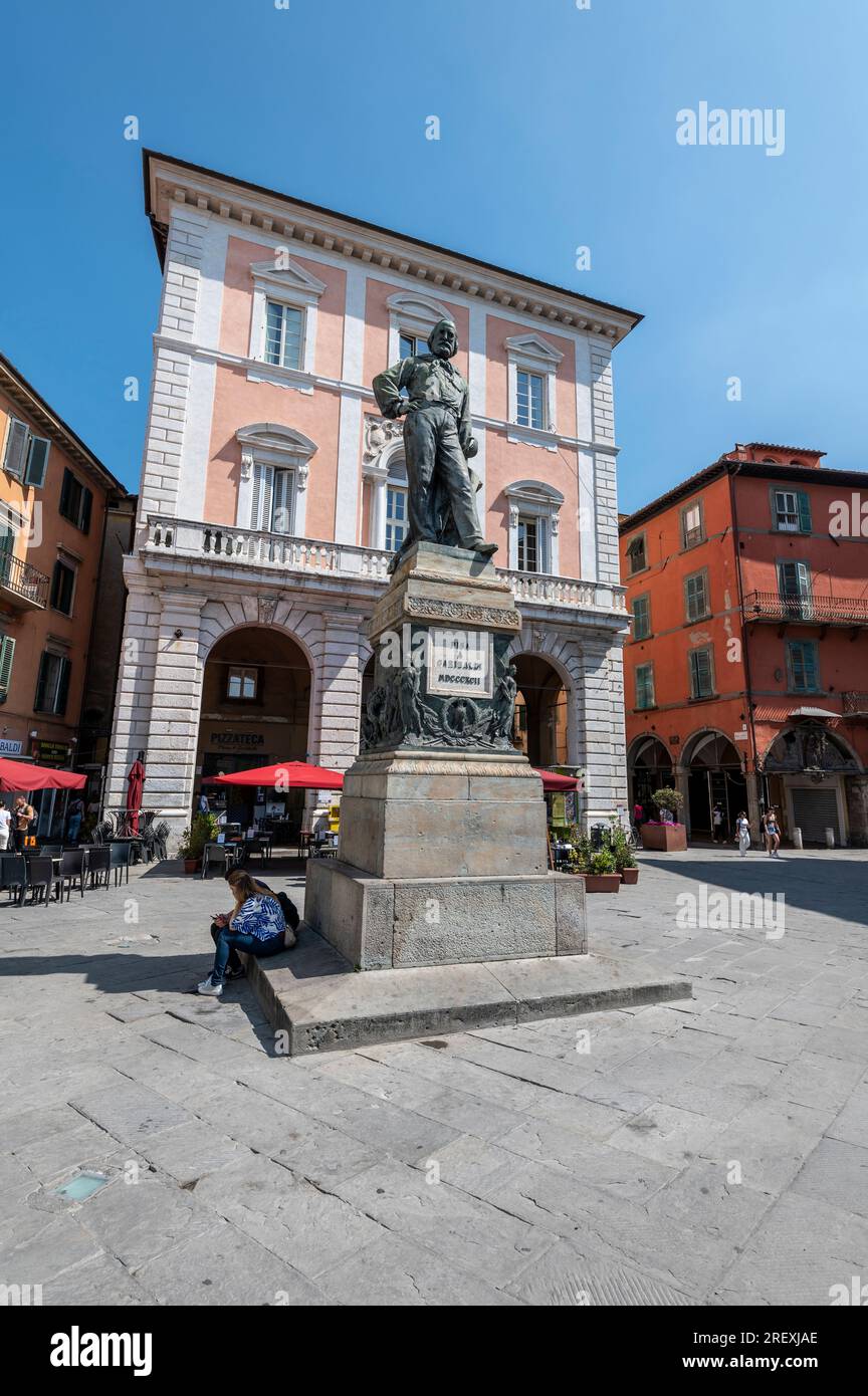 Statue of Giuseppe Garibaldi on Piazza Garibaldi in Pisa in the Tuscany ...