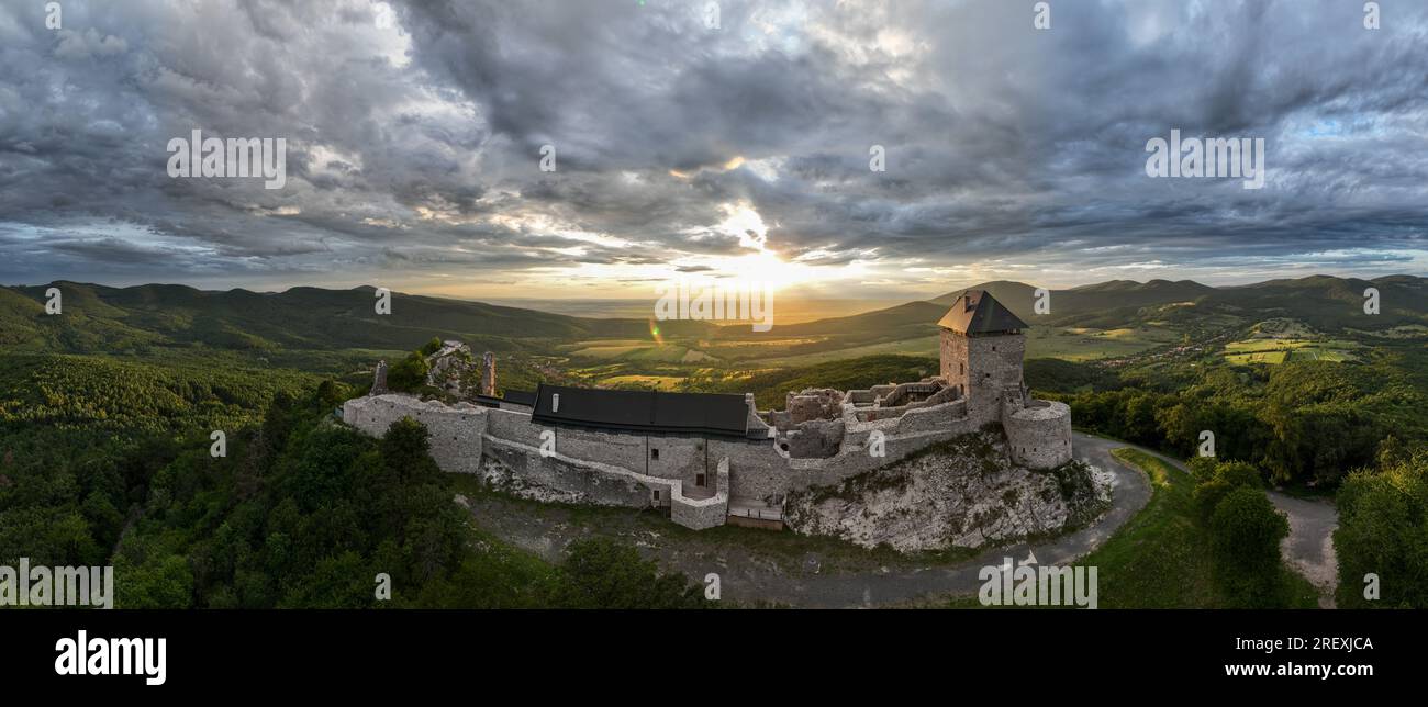 Regec castle hi-res stock photography and images - Alamy