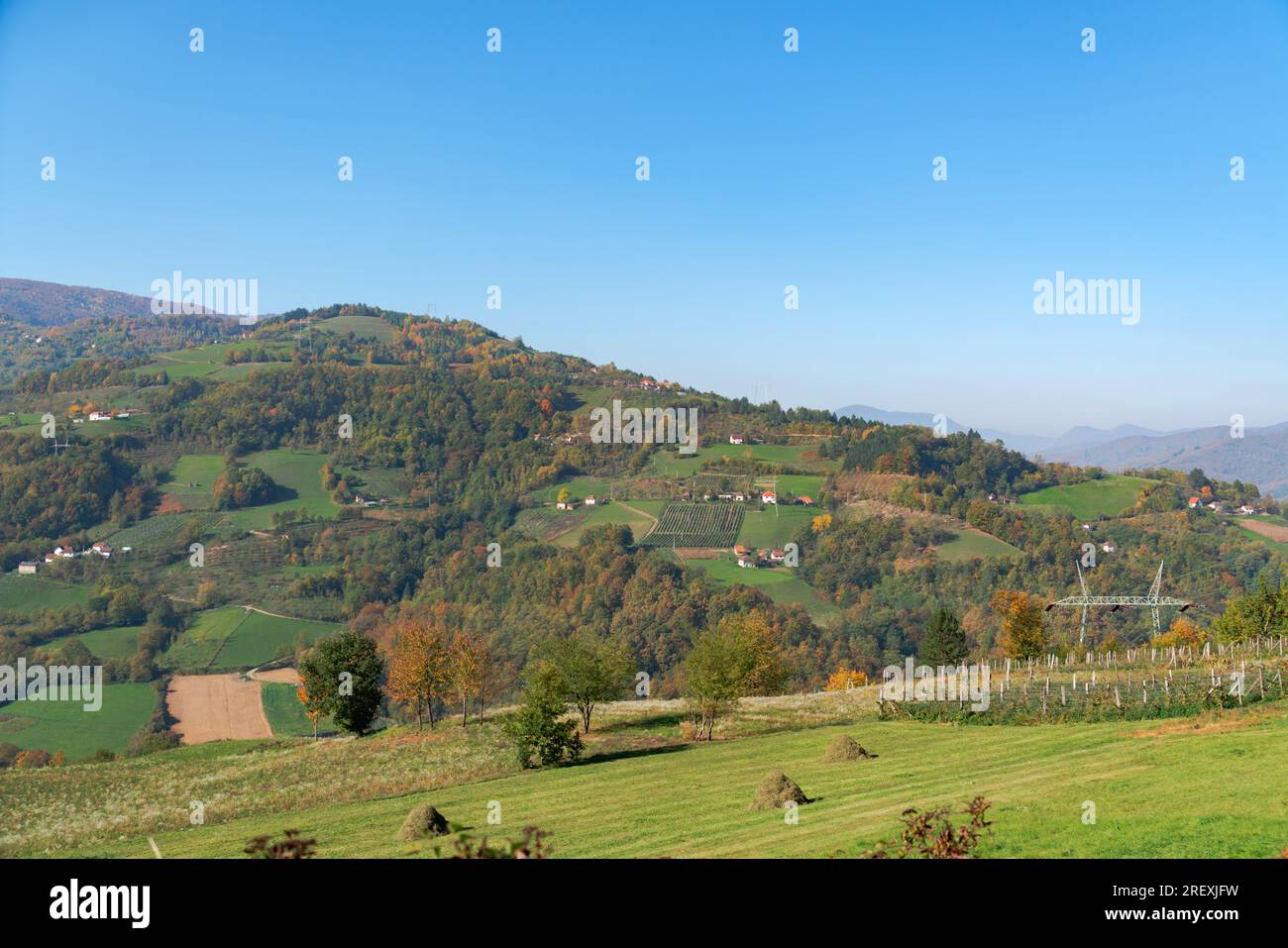 Autumn valley mountain road hi-res stock photography and images - Alamy