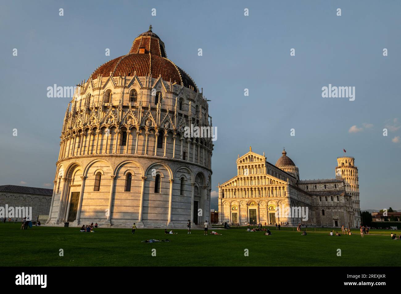The dome of the Baptistery, Pisa Cathedral and Leaning Tower bathed in ...