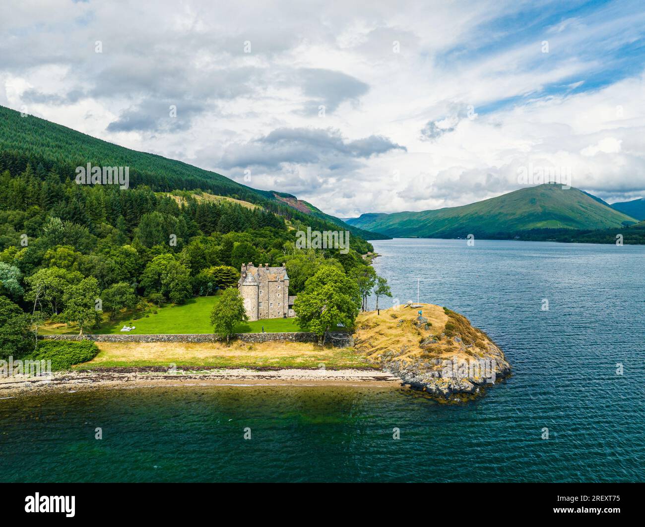Dunderave castle hi-res stock photography and images - Alamy