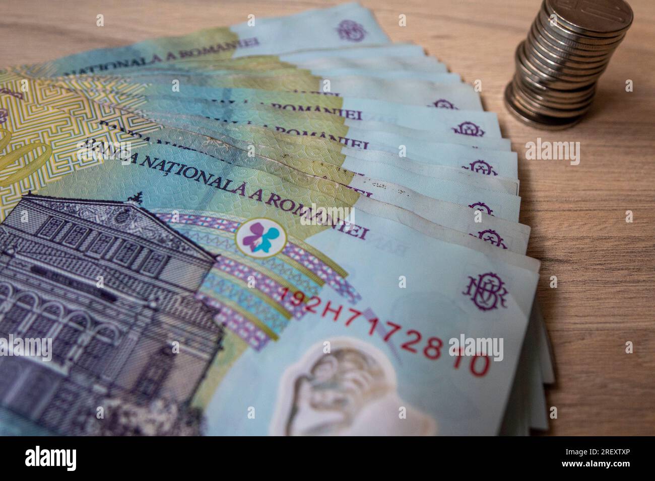 Romanian paper money. A pack of Romanian lei Stock Photo - Alamy
