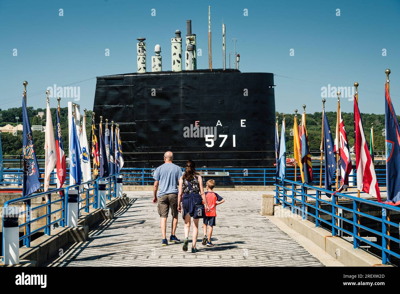 The USS Nautilus (SSN-571) The Submarine Force Library & Museum Groton ...