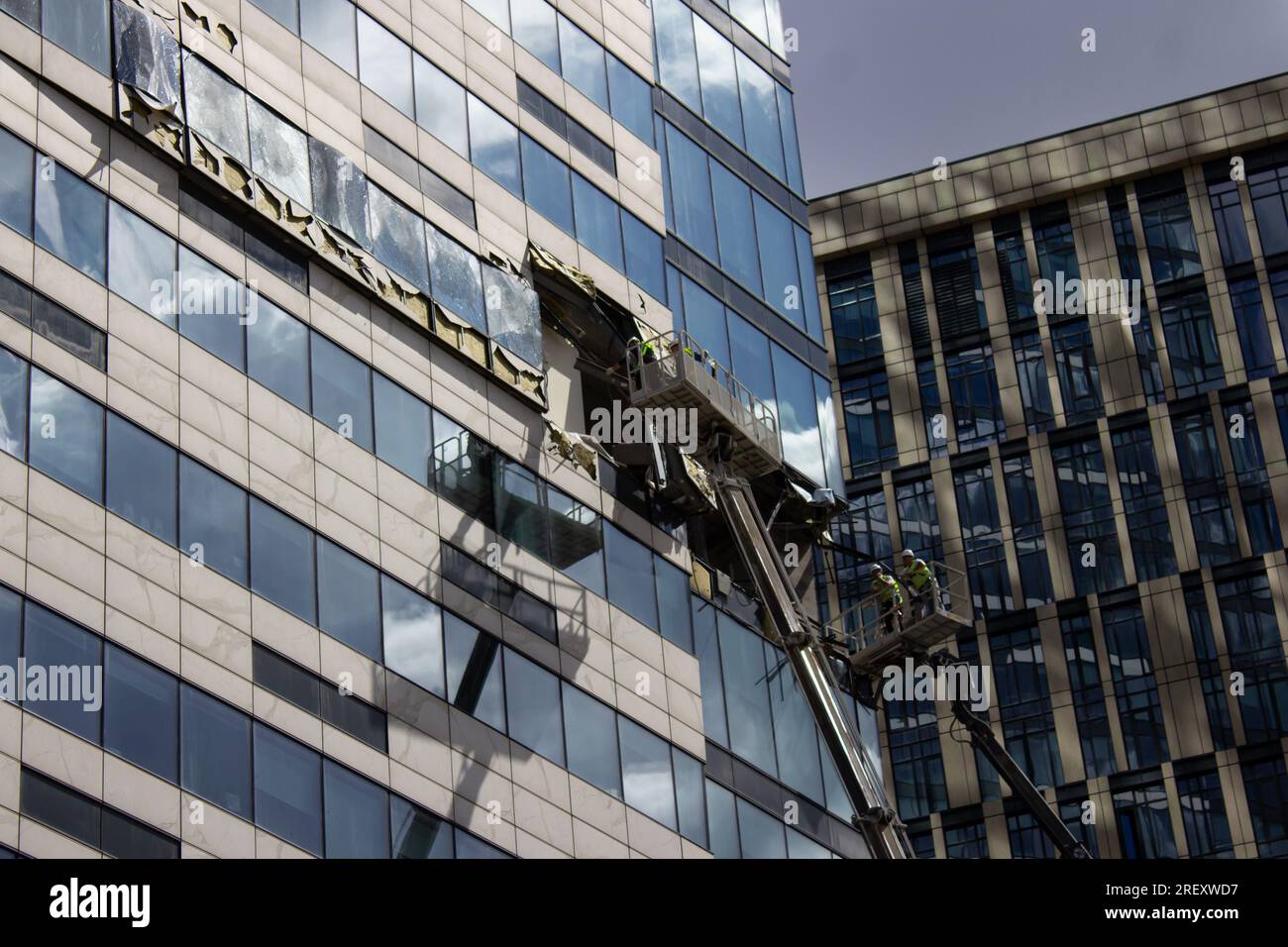 Cleaning cranes hi-res stock photography and images - Alamy