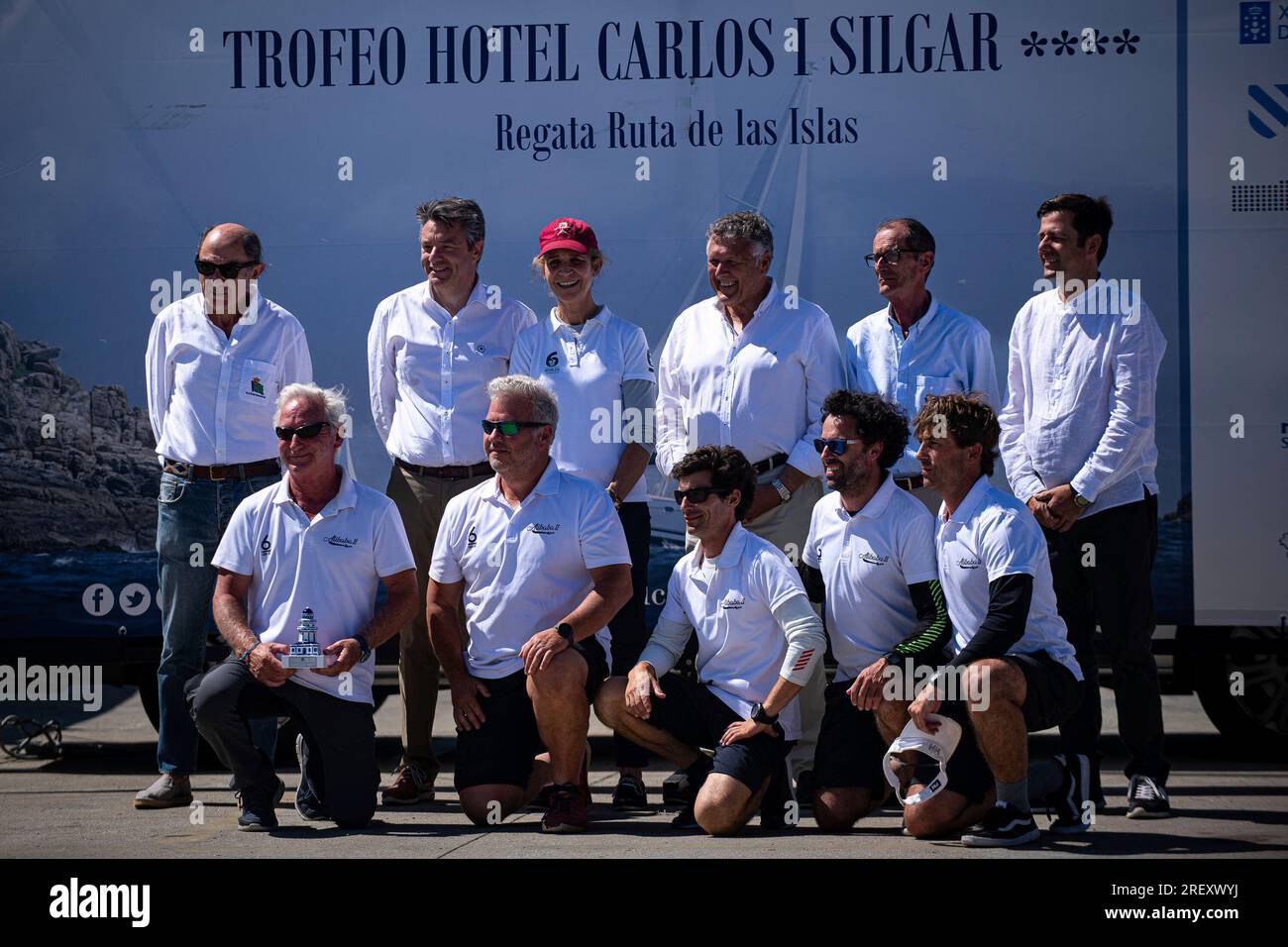 Infanta Elena poses with her crew during the award ceremony of the ...