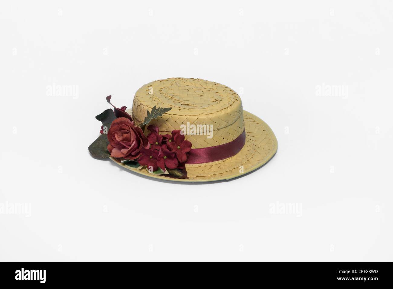 Woman straw bonnet object hi-res stock photography and images - Alamy
