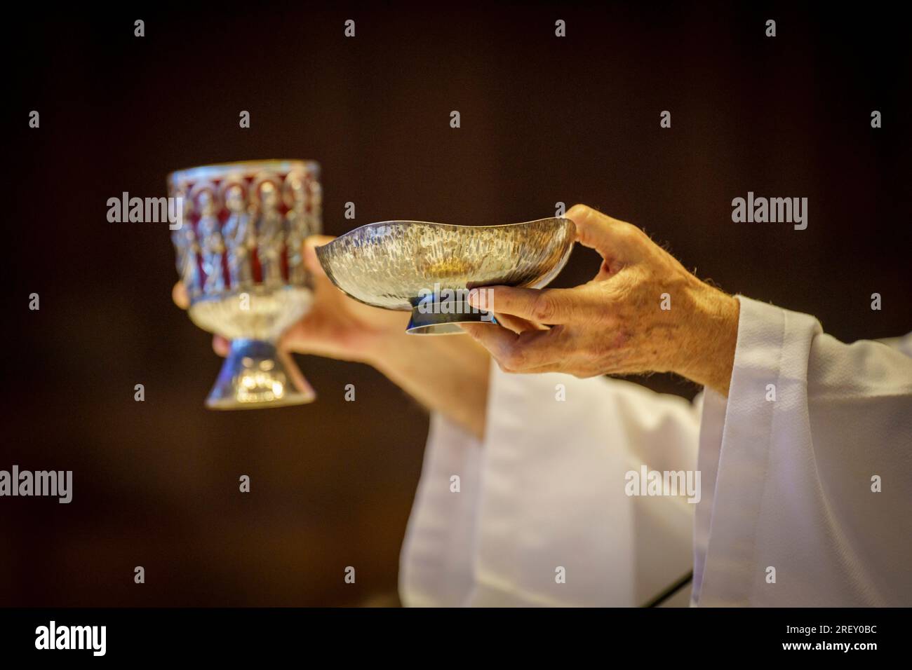 elements of the eucharist sacramental bread and sacramental wine ...