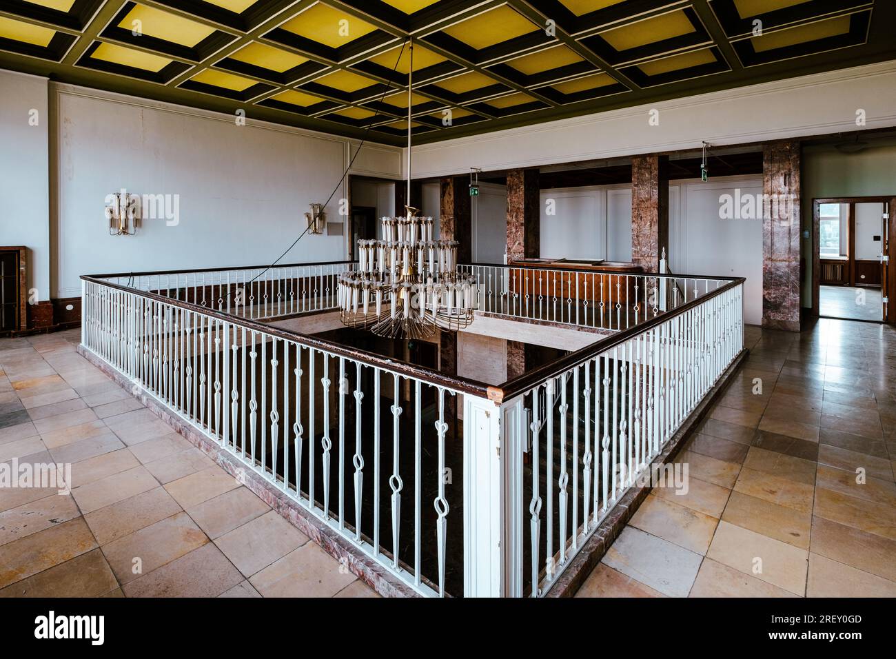 Lounge floor hi-res stock photography and images - Alamy