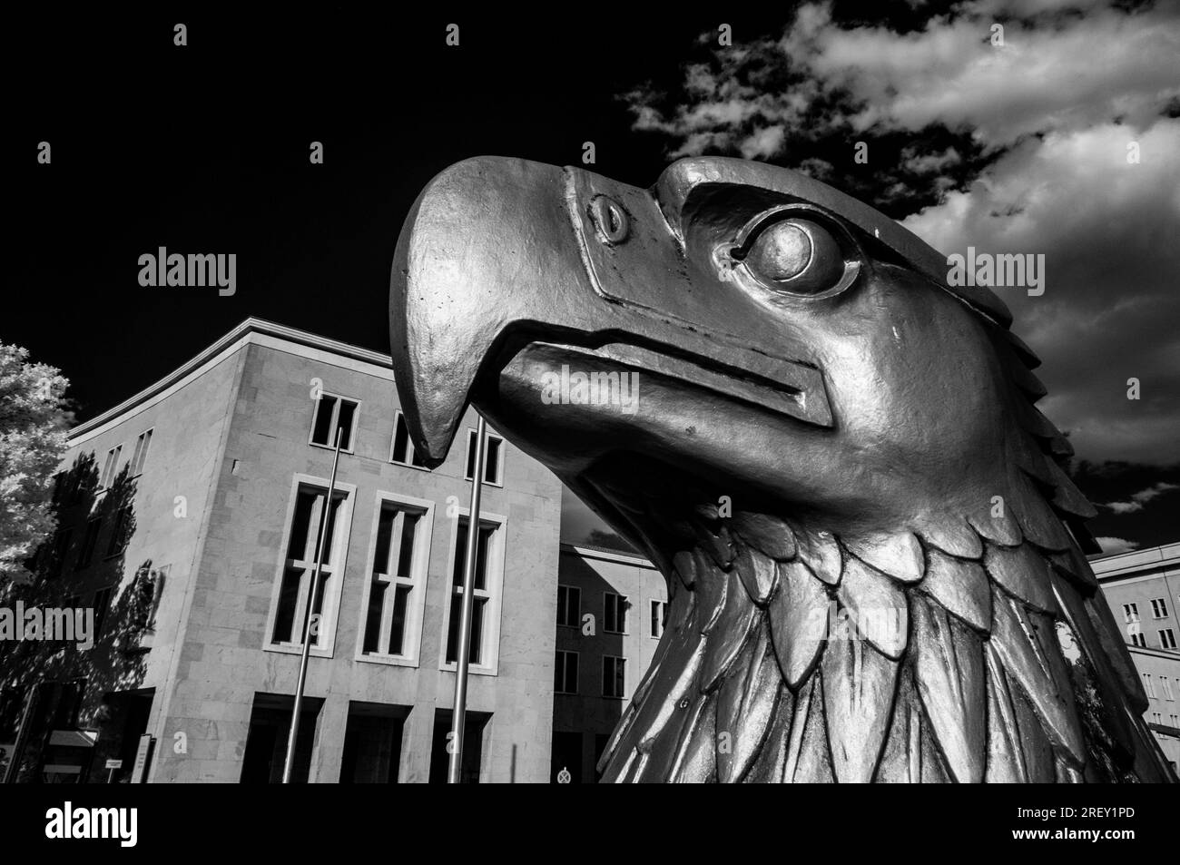Airport sculpture Black and White Stock Photos & Images - Alamy