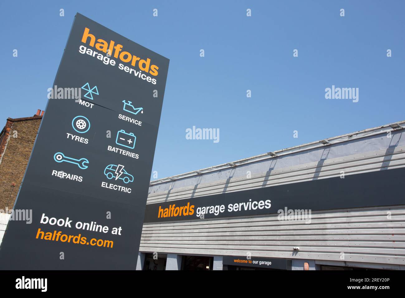 Mot service hi-res stock photography and images - Alamy