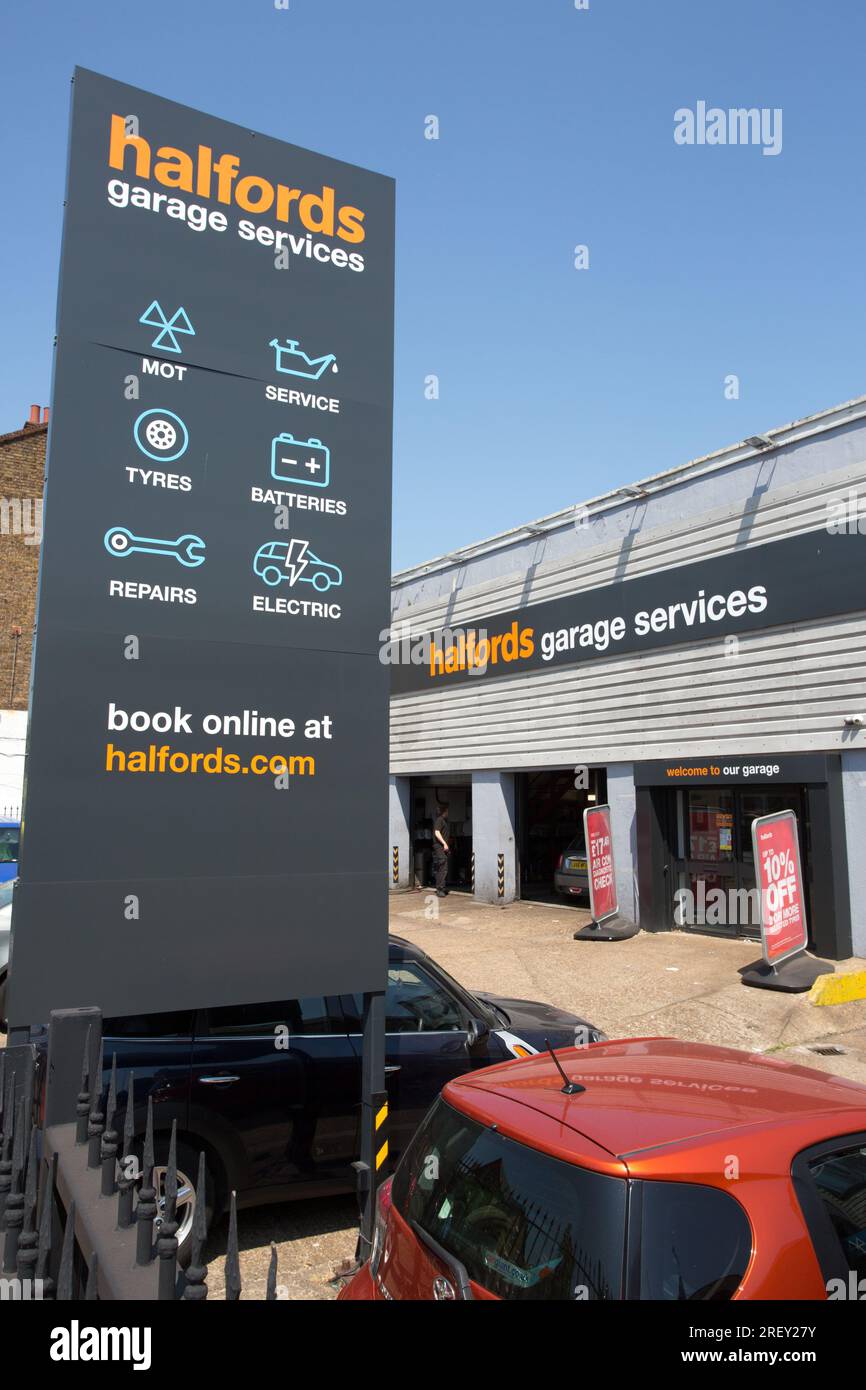 Halfords garage services hi-res stock photography and images - Alamy