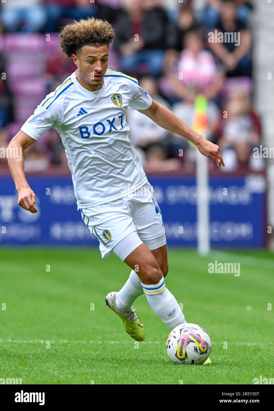 Ethan ampadu leeds united hi-res stock photography and images - Alamy