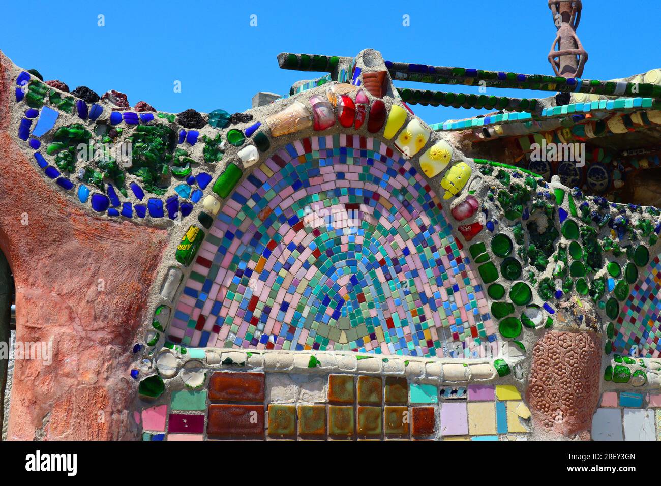 Los Angeles, California: detail of WATTS TOWERS by Simon Rodia ...