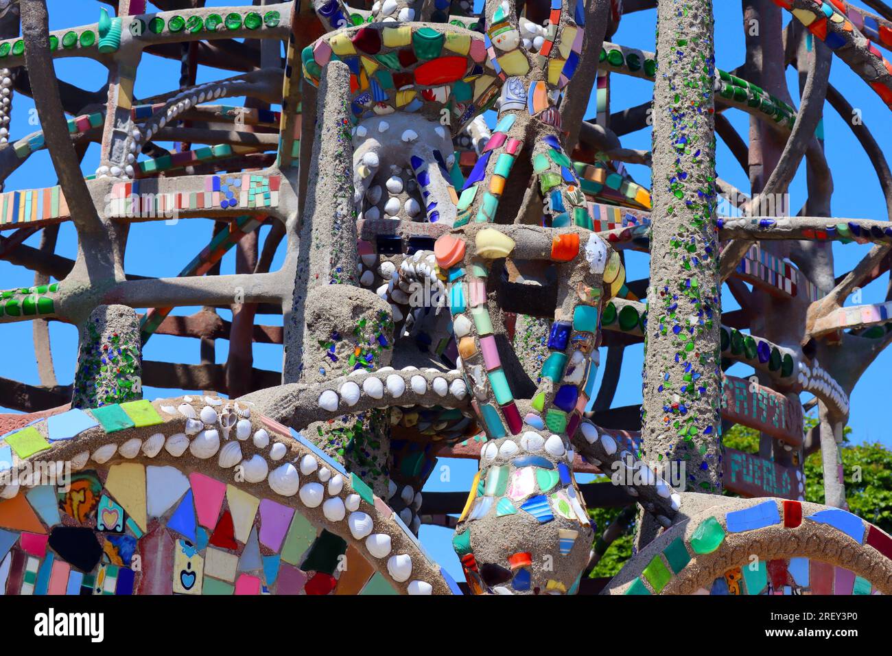 Los Angeles, California: detail of WATTS TOWERS by Simon Rodia ...