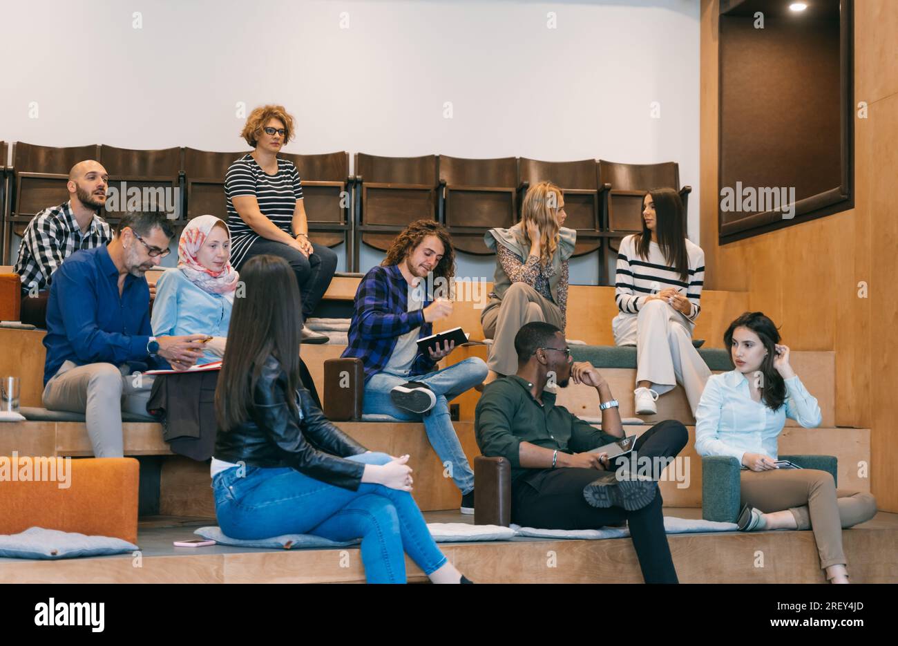 Brainstorming at amphitheater hi-res stock photography and images - Alamy