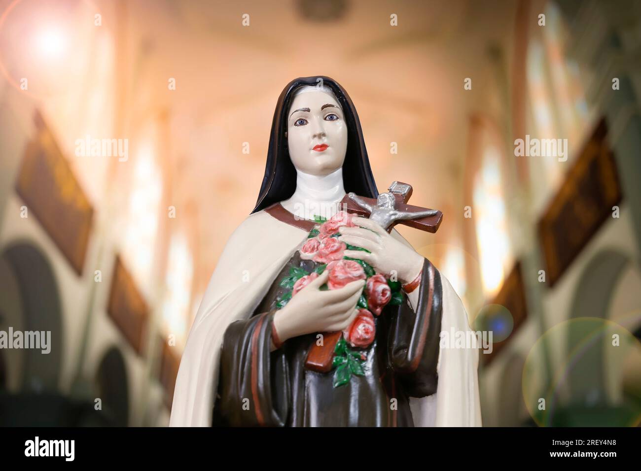 Statue of Saint Therese of the Child Jesus, Therese of Lisieux - Santa ...