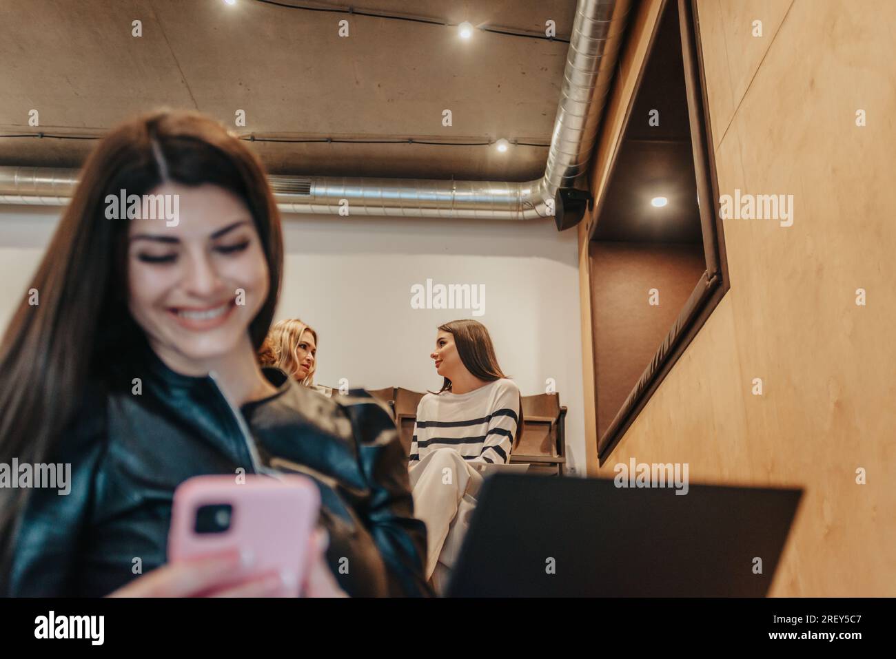 Random people talking hi-res stock photography and images - Alamy