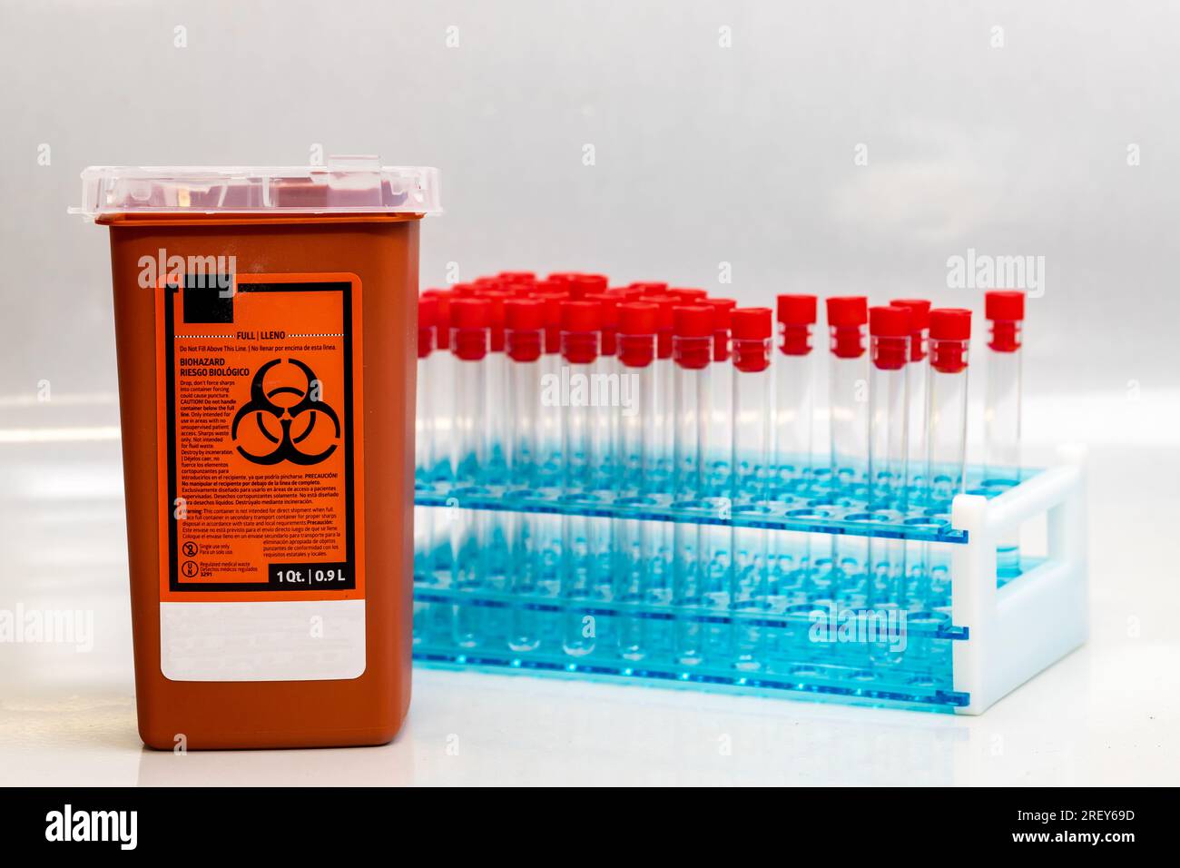 Sharps container hi-res stock photography and images - Alamy