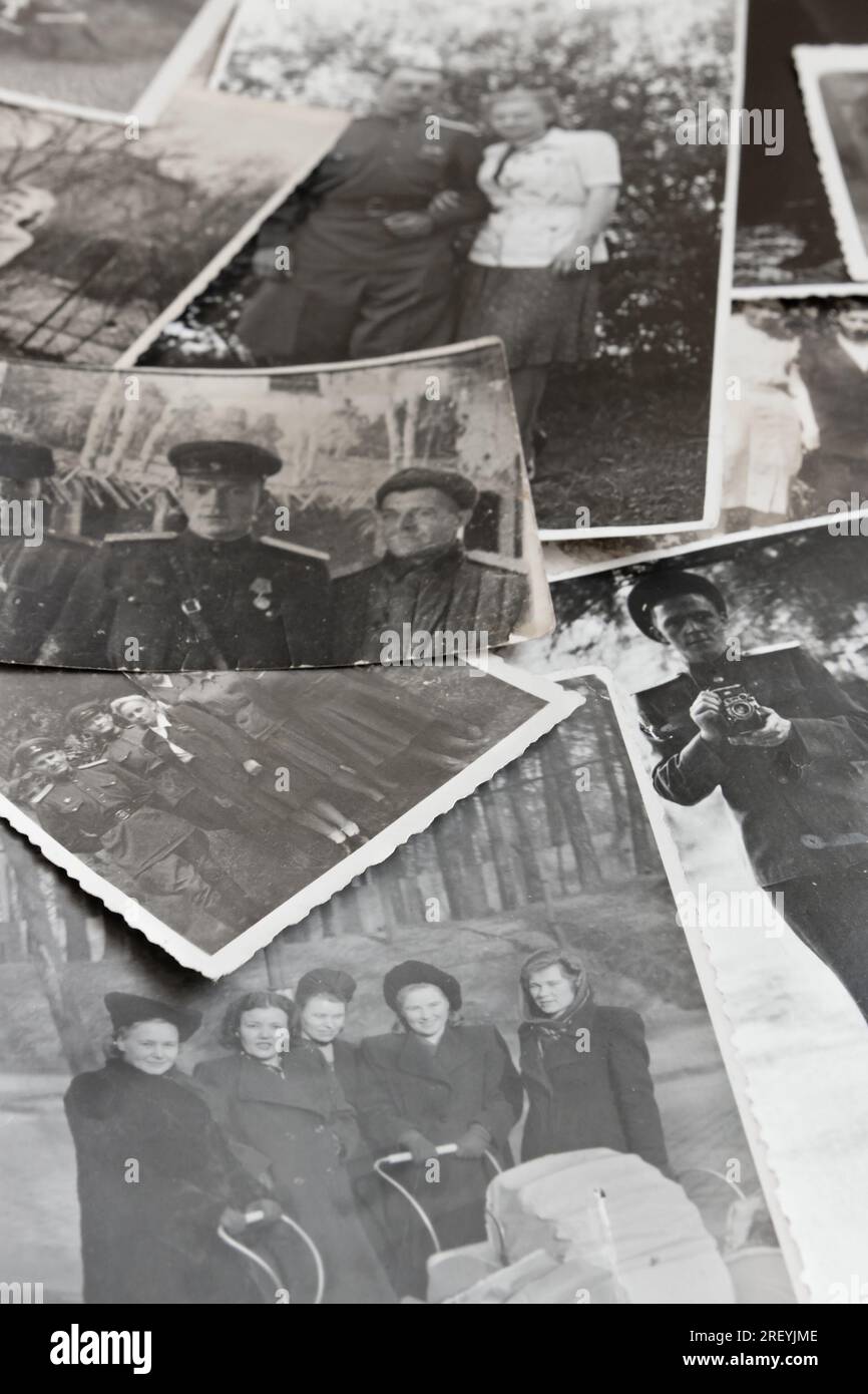Family portrait in history hi-res stock photography and images - Alamy