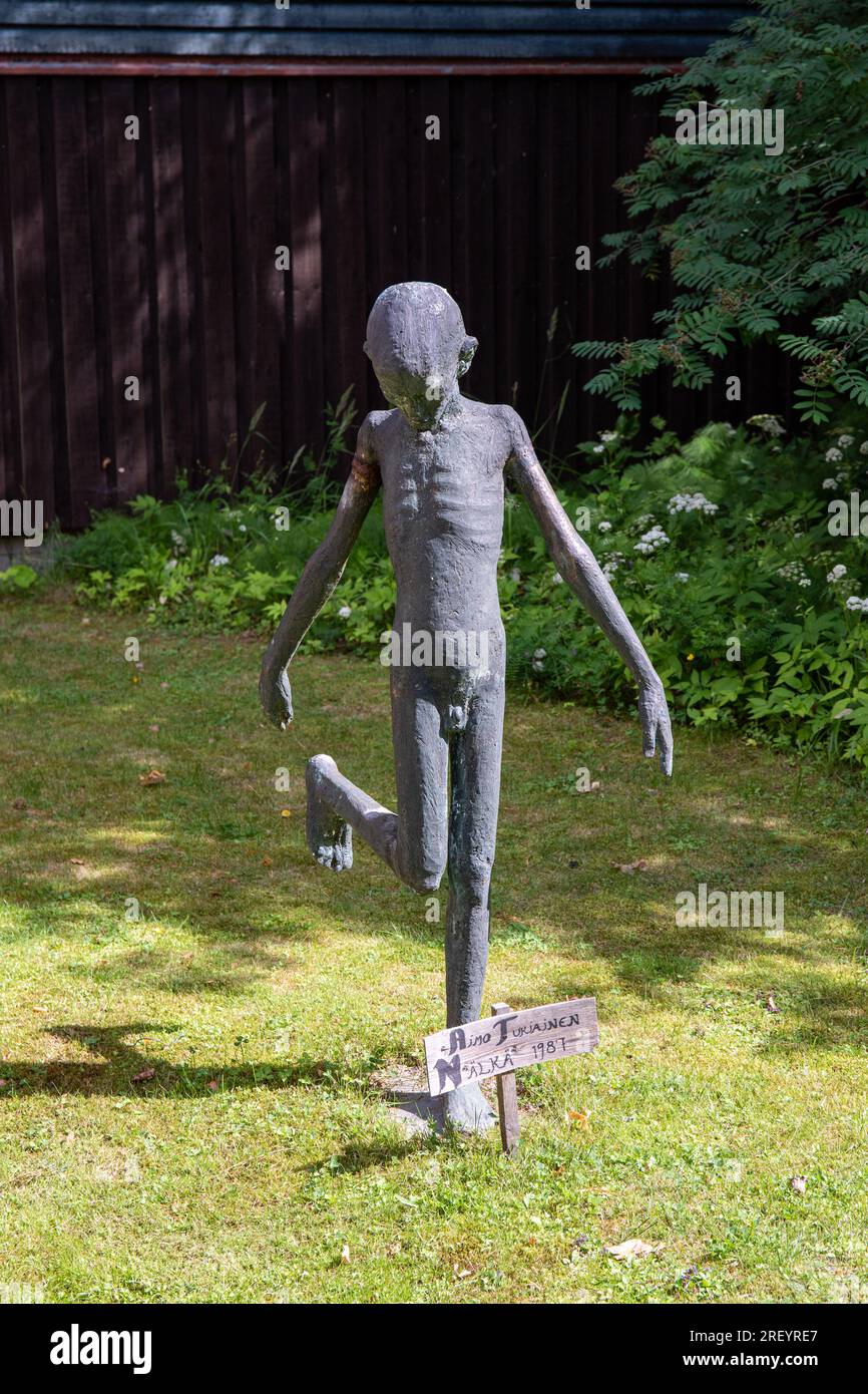 Nälkä (Hunger), 1987. A sculpture by Aimo Tukiainen in the garden of ...