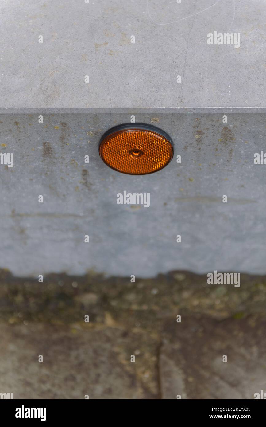 Reflector. Installation of simple reflective elements on curbs and ...