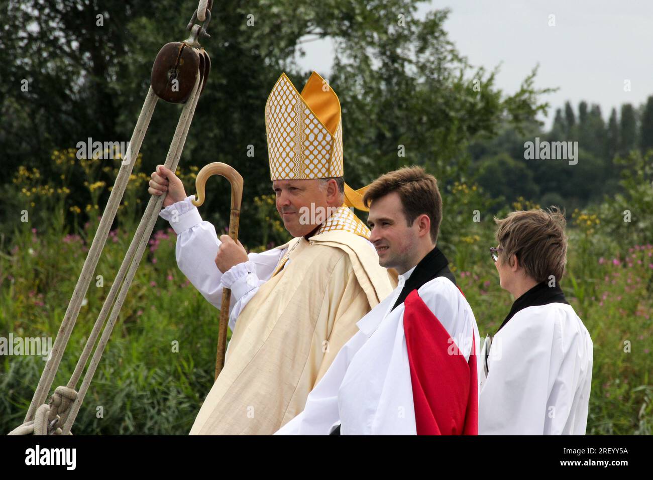Old usher in a church hi-res stock photography and images - Alamy