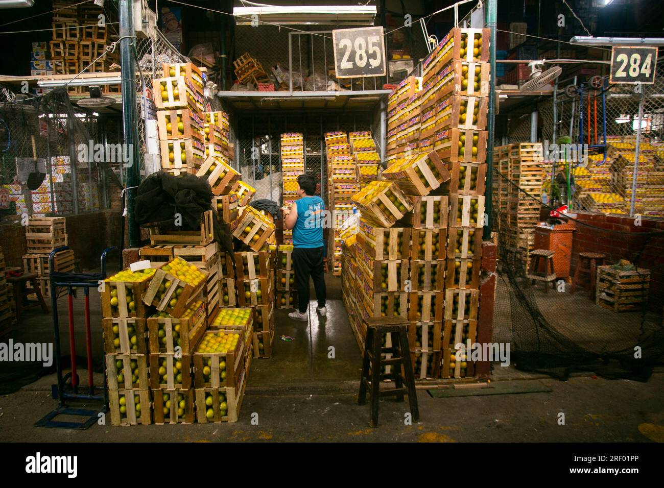 Market stall lima peru hi-res stock photography and images - Alamy
